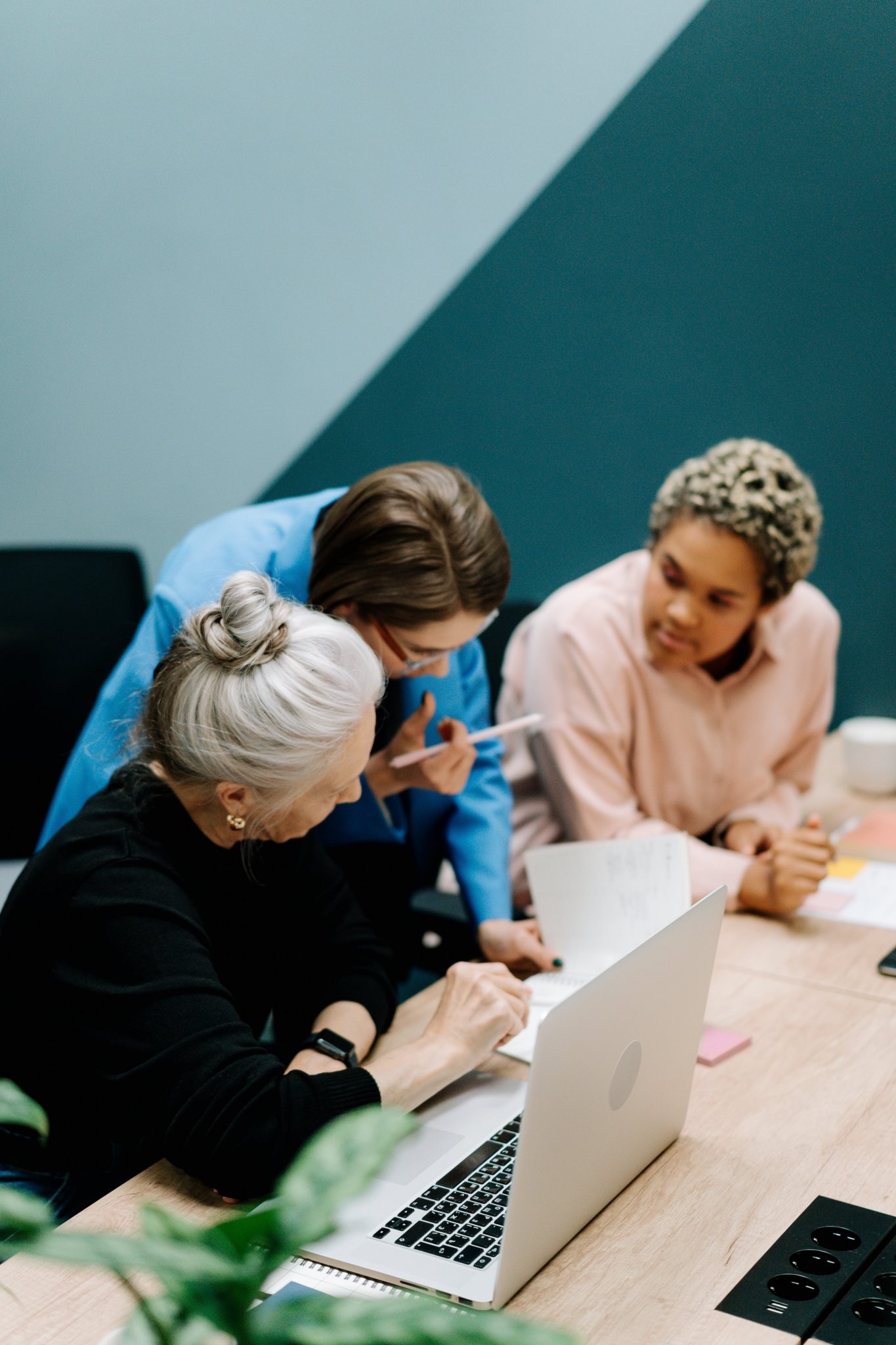 Trend forecasting with AI: Fashion's way forward